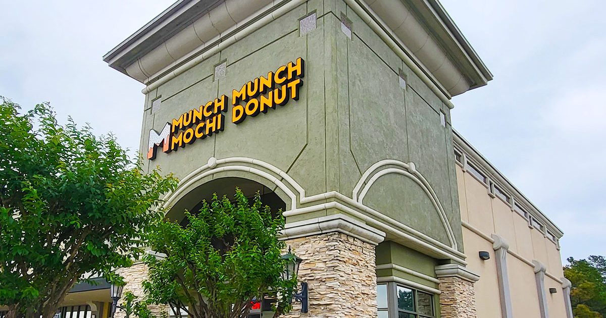 Mochi Donuts Near The Woodland | Munch Munch Mochi Donut